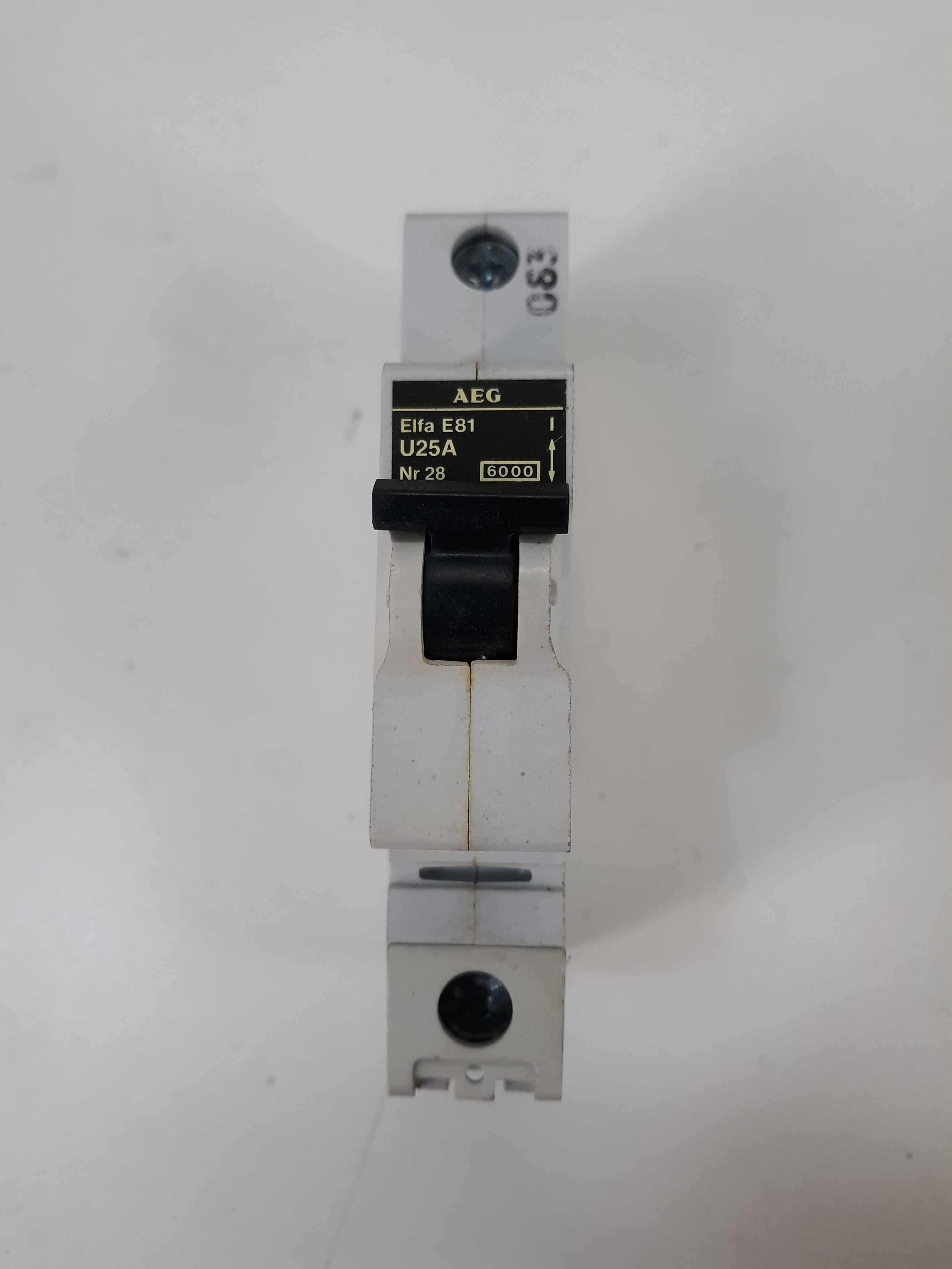 AEG E81 U25A 1-Pole Circuit Breaker, 25Amp 240/415V