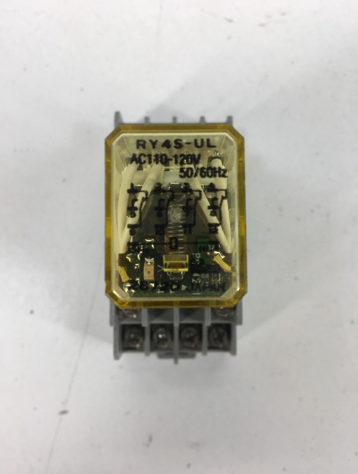 Idec RY4S-UL Relay 110-120VAC 5Amp with Socket Base