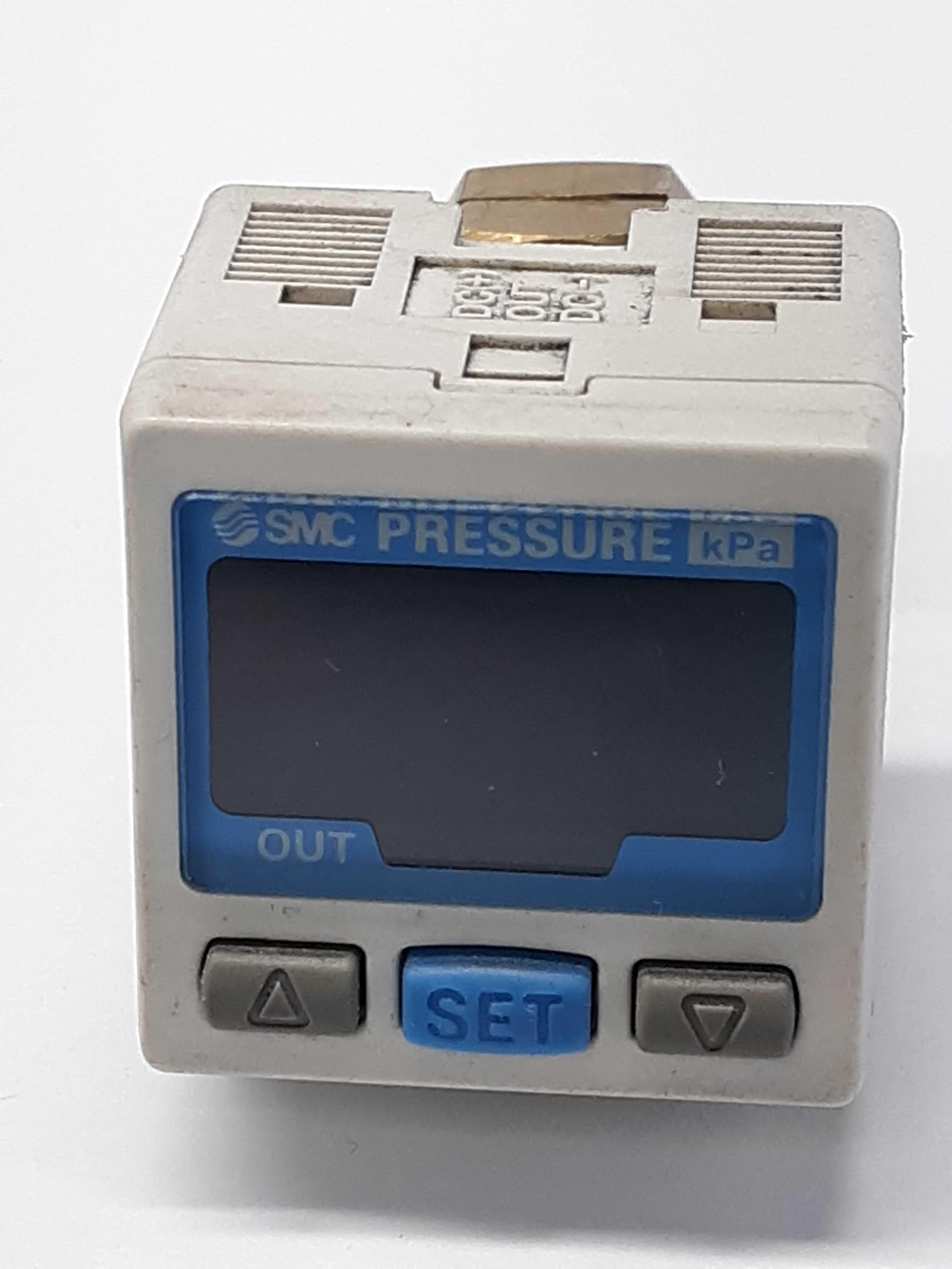 SMC ZSE30-01-25-M Pressure Sensor/Indicator