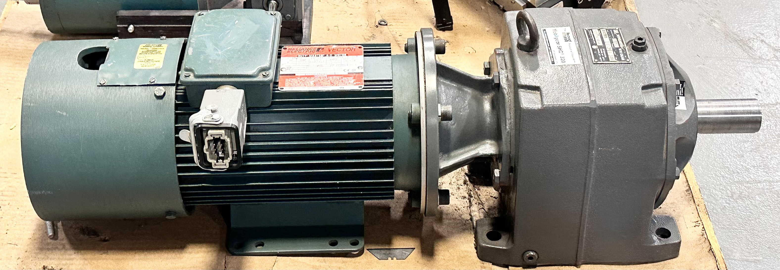 Reliance Electric P18A6104R Duty Master® AC Motor Fr164TC 5HP w/Gear ...
