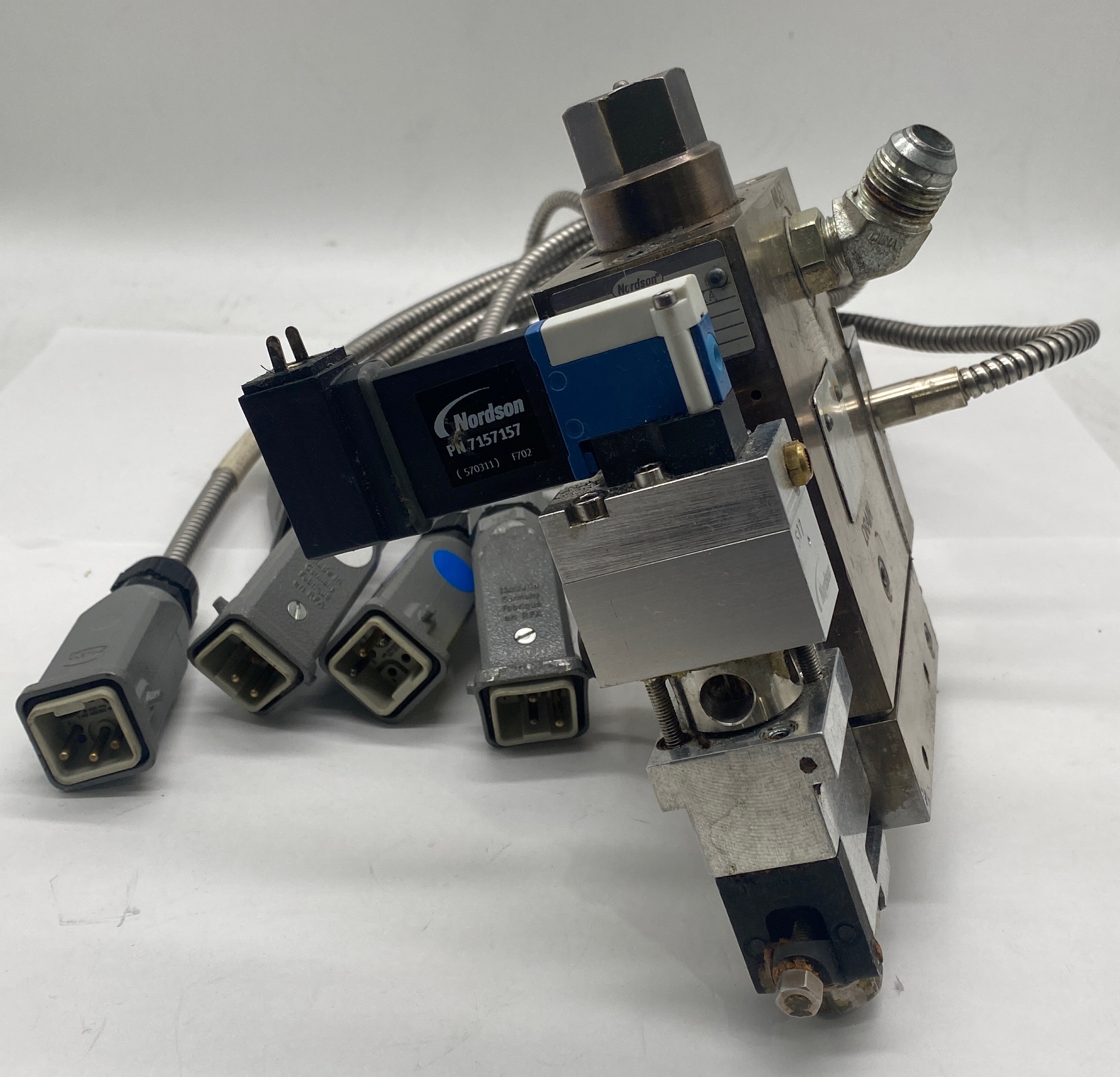 Nordson 757639A Hot Melt Spray Applicator Head W/7157157 Valve