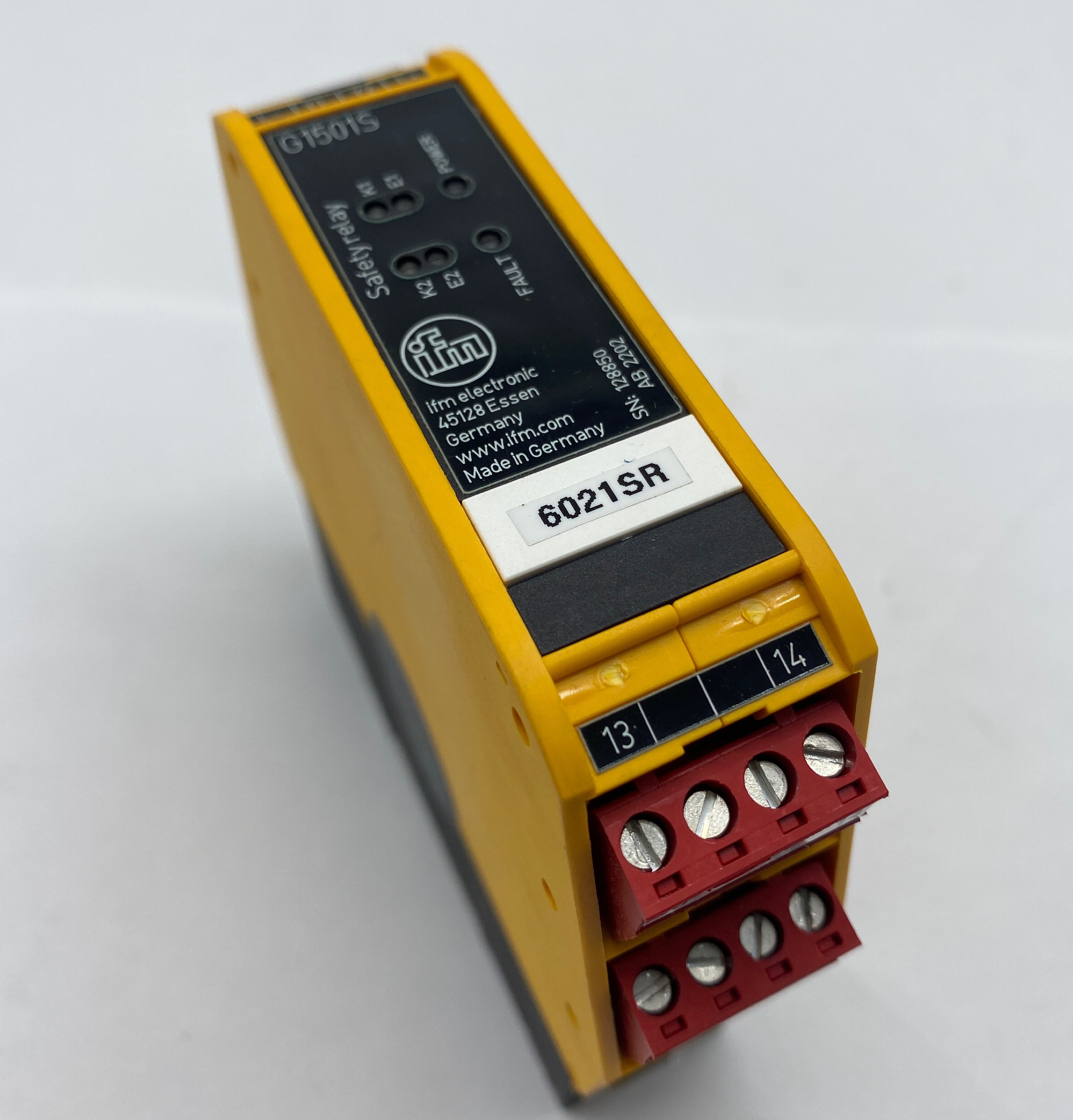 IFM G1501S Safety Relay, In 24VDC Out 250VAC 24VDC 10A