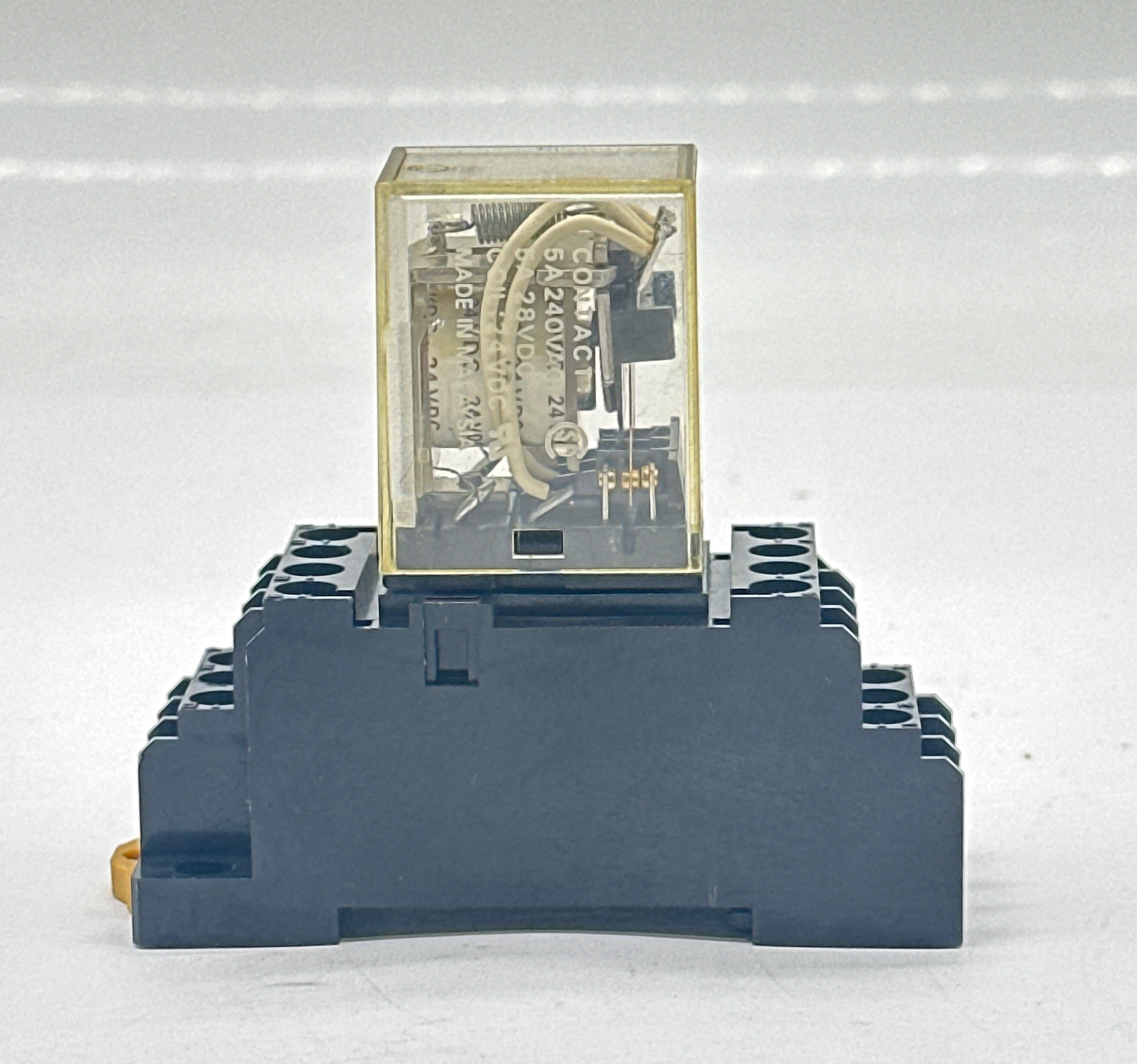 Omron MY4 24VDC Ice Cube Power Relay, 240VAC, Coil 24VDC 5A W/Socket