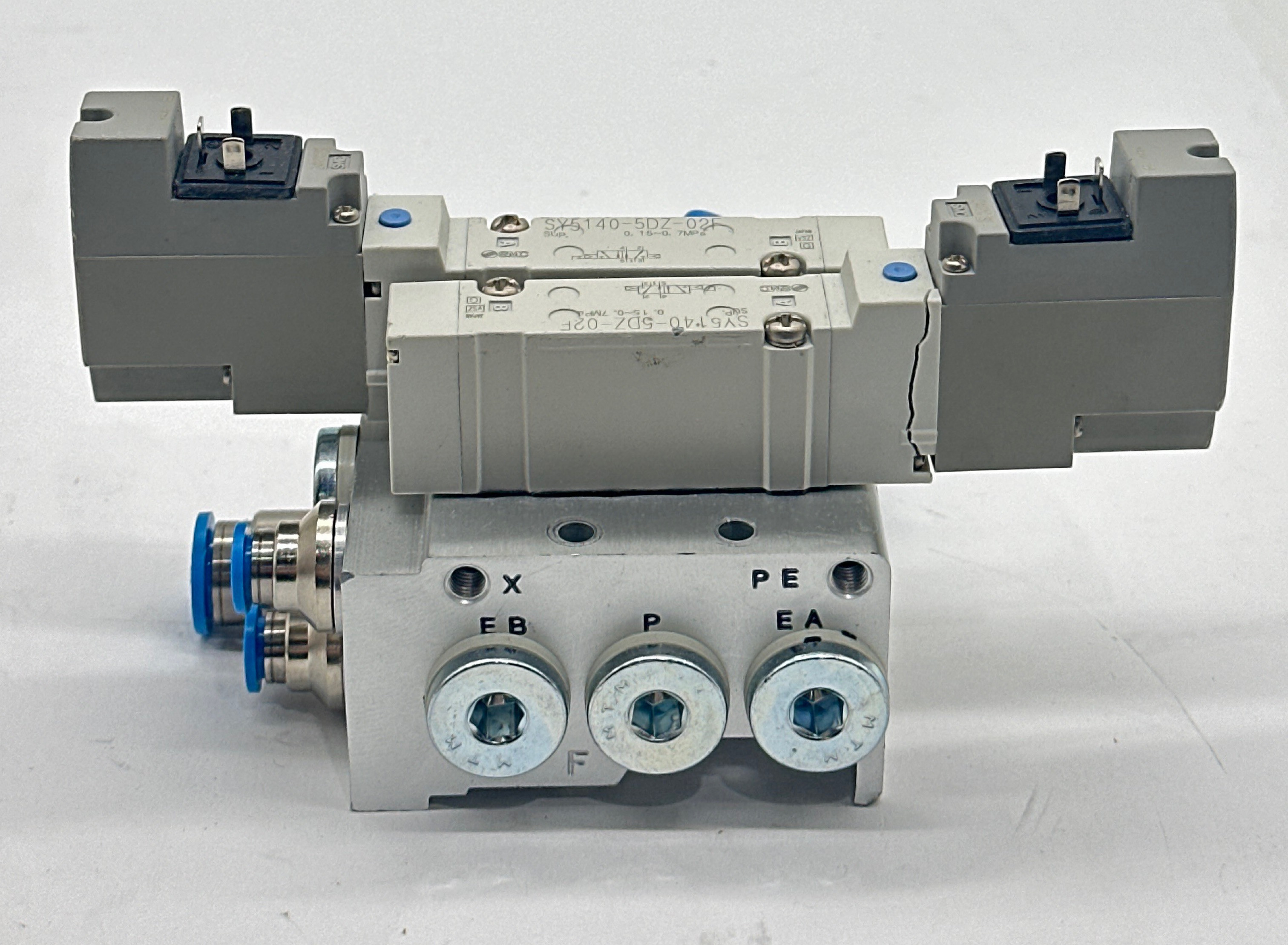 SMC SY5140-5DZ-02F Dual Solenoid Valve and Manifold Assembly