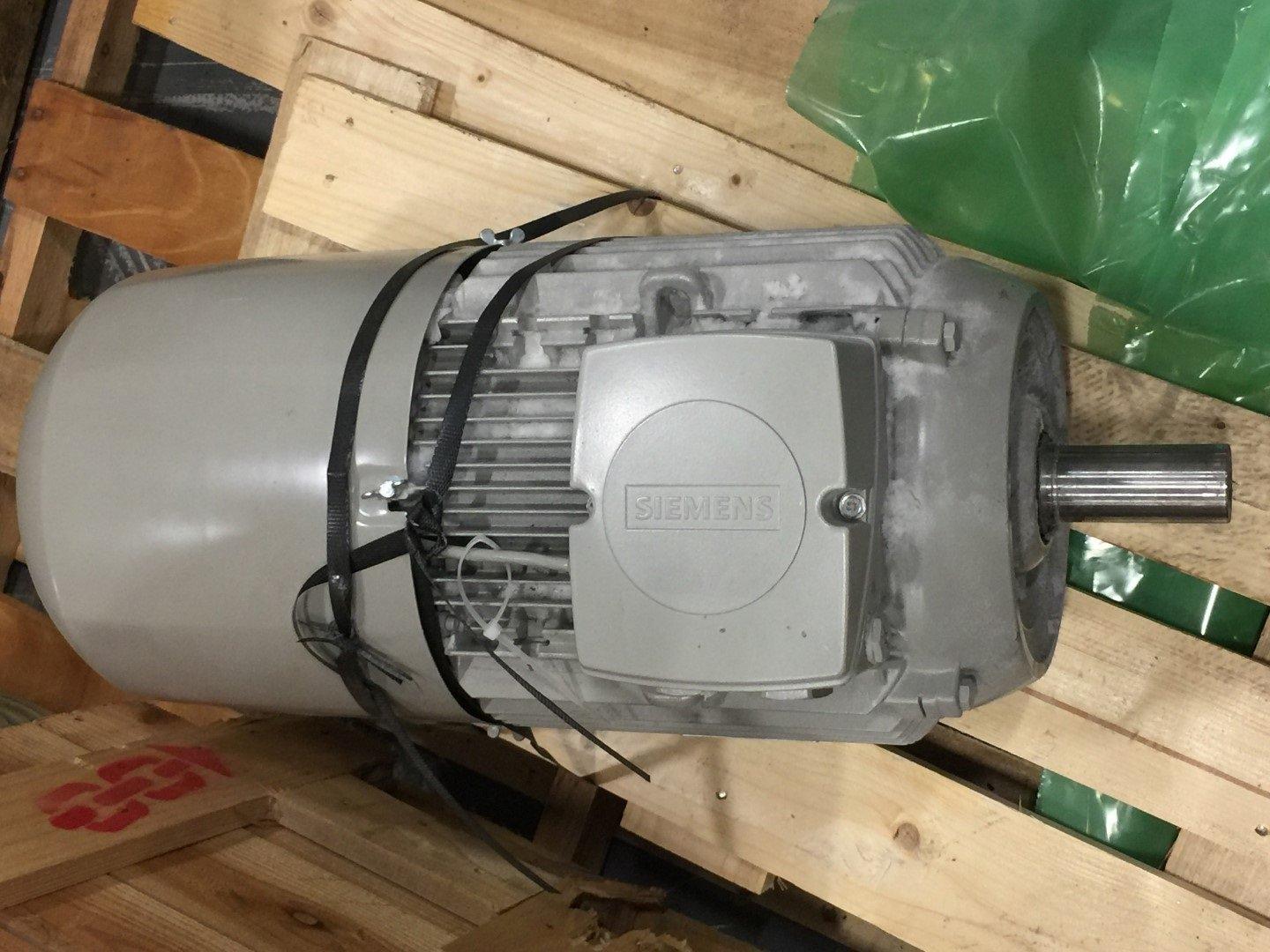 SIEMENS 1LE10231CB034AA4 SIMOTICS GP MOTOR TYPE: 1AV3130B