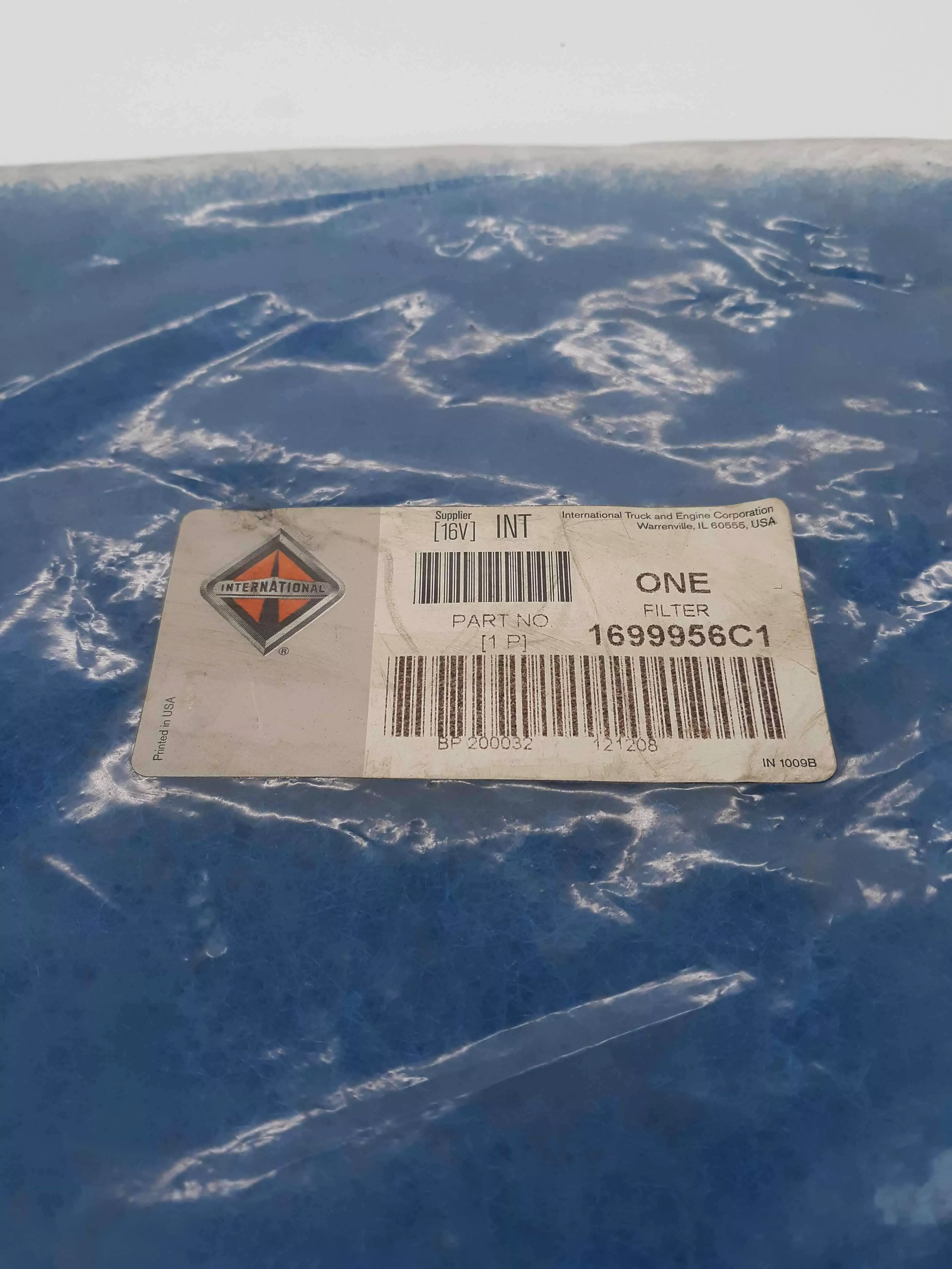 International 1699956C1 Truck Cabin Filters