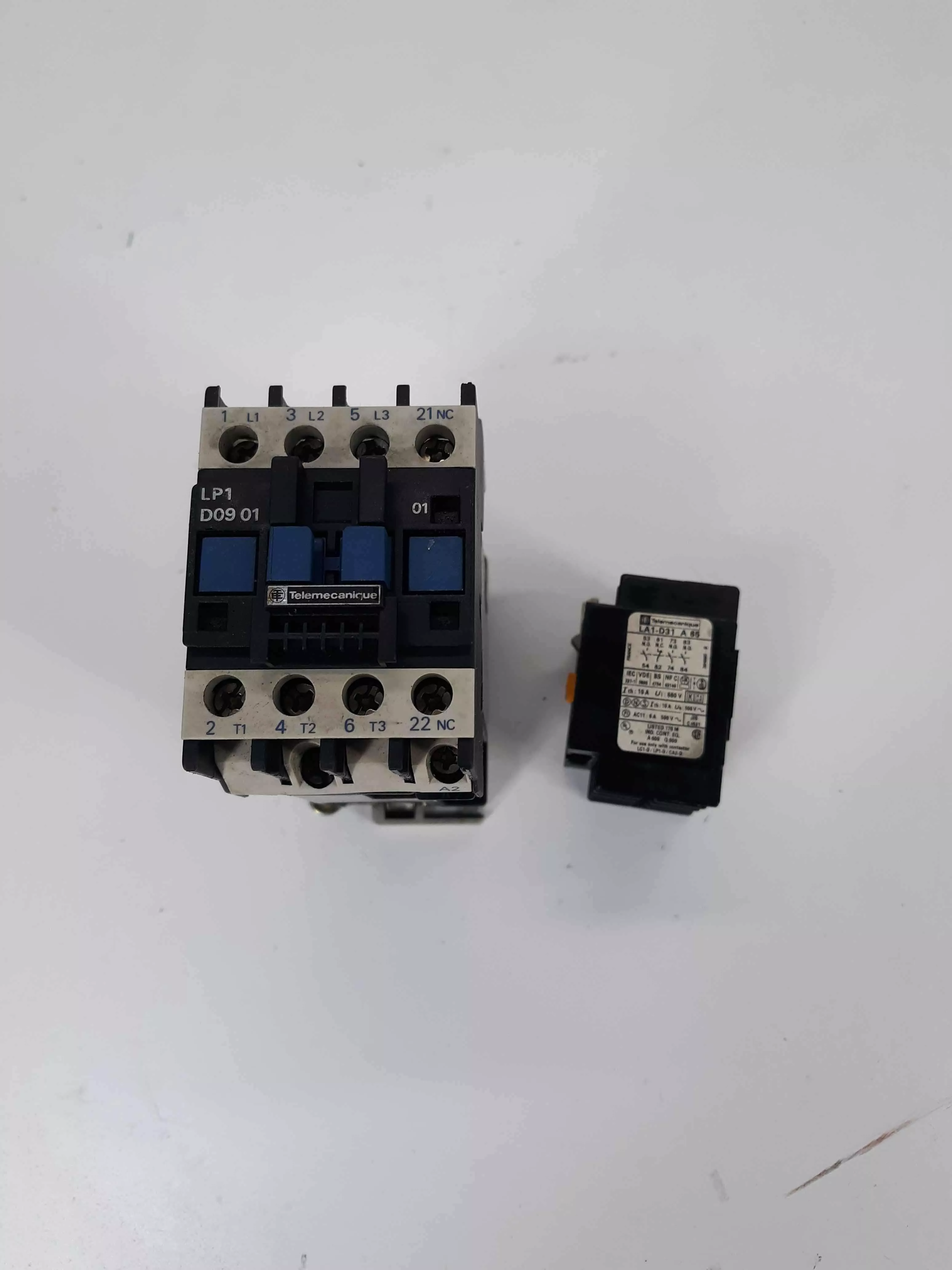 Telemecanique LP1D0901 Contactor 24VDC Coil W/LA1-D31 A 65 Aux. Contact