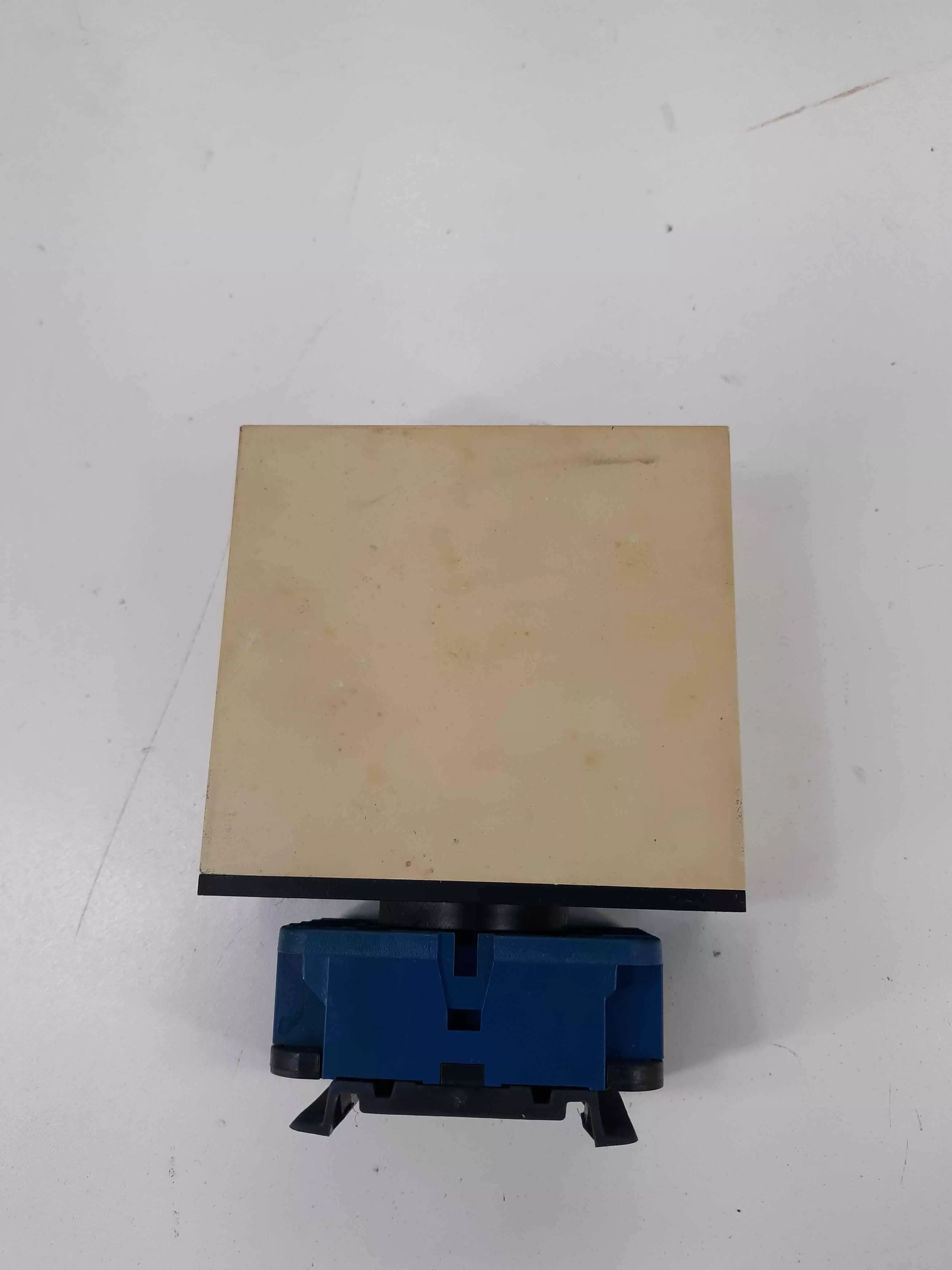 RS 349-822 Resistance Sensing Relay