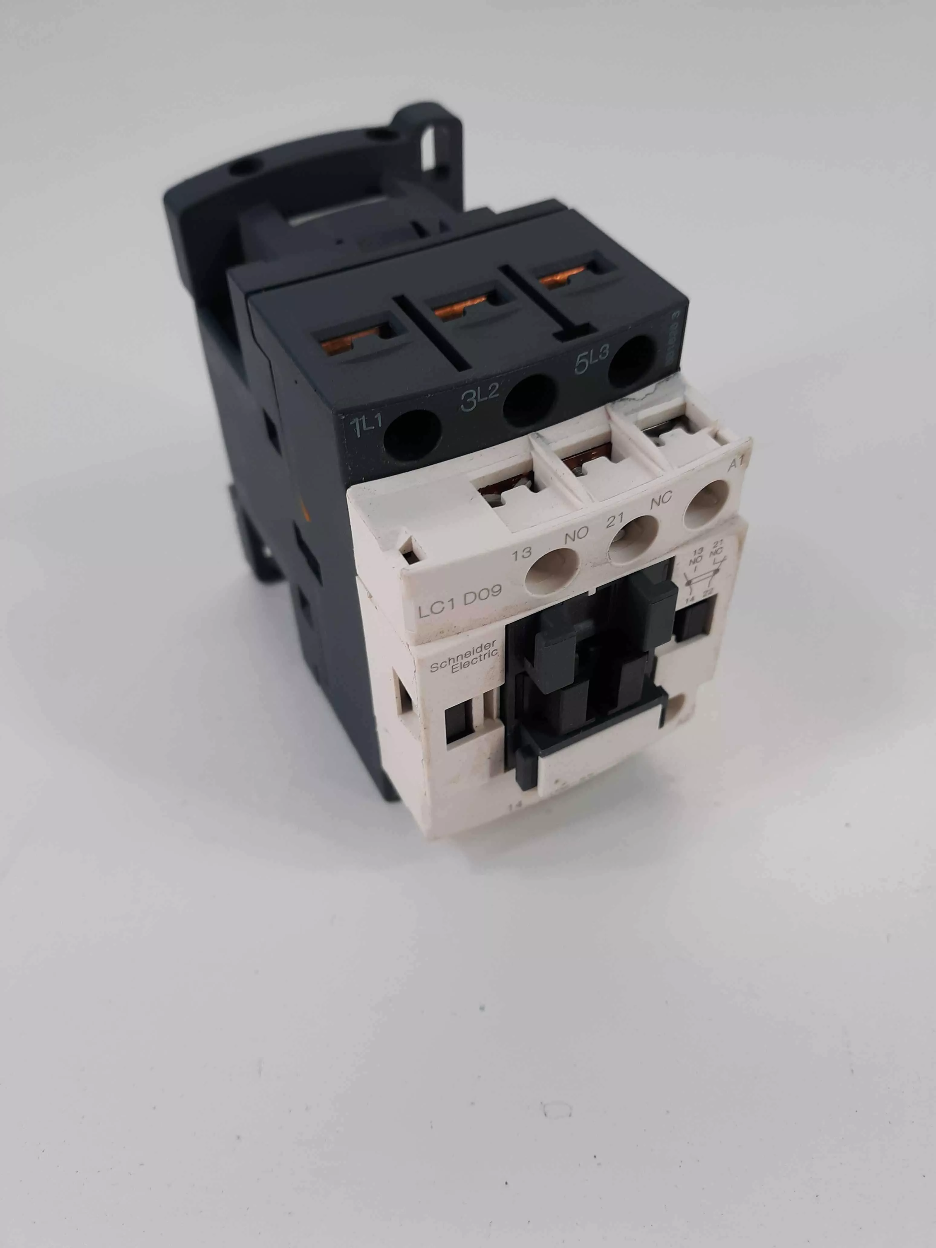 Schneider Electric LC1 D09 120V Contactor 120V Coil, 600VAC 25Amp