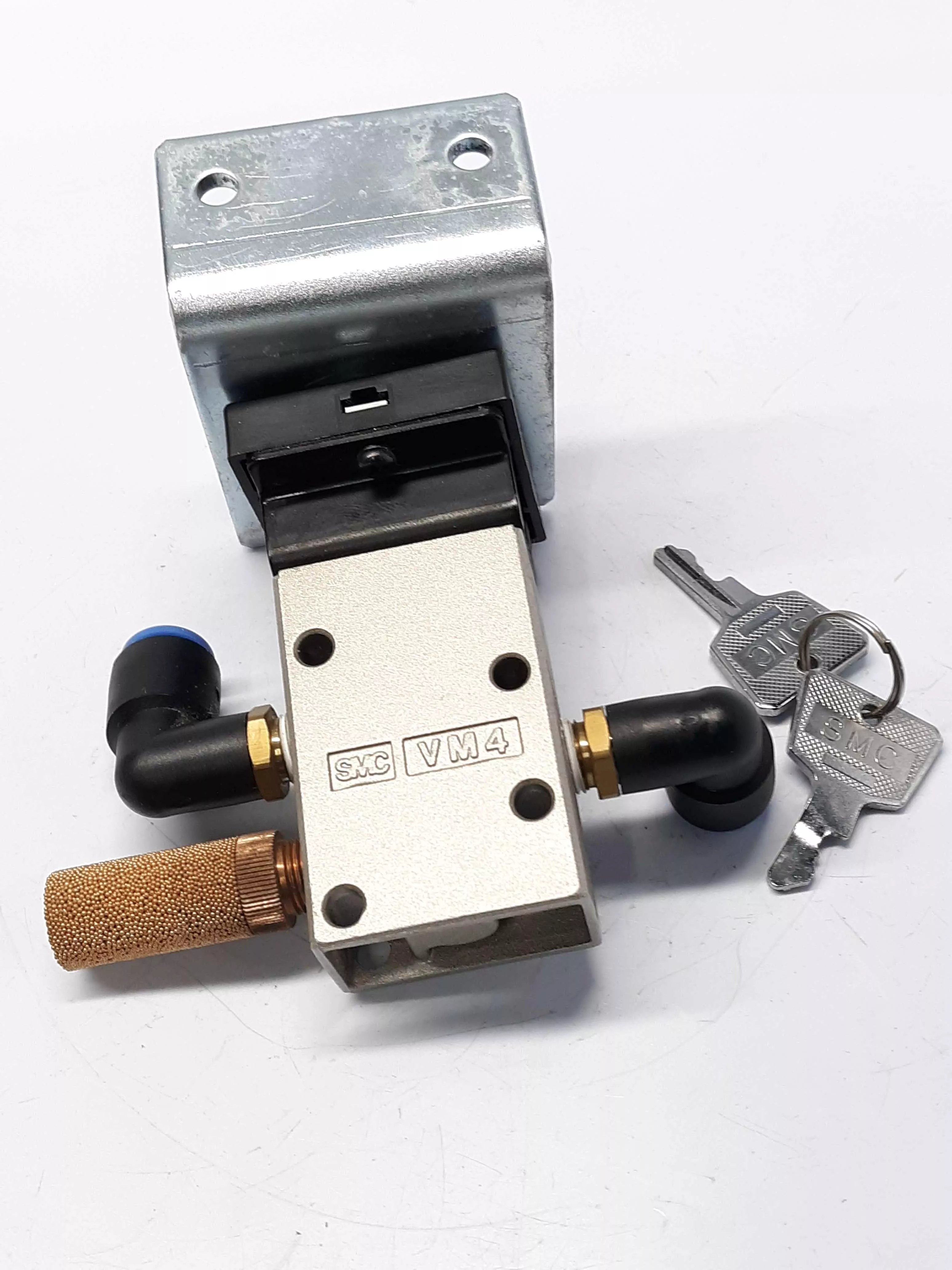 SMC VM4 Port Mechanical Valve Switch