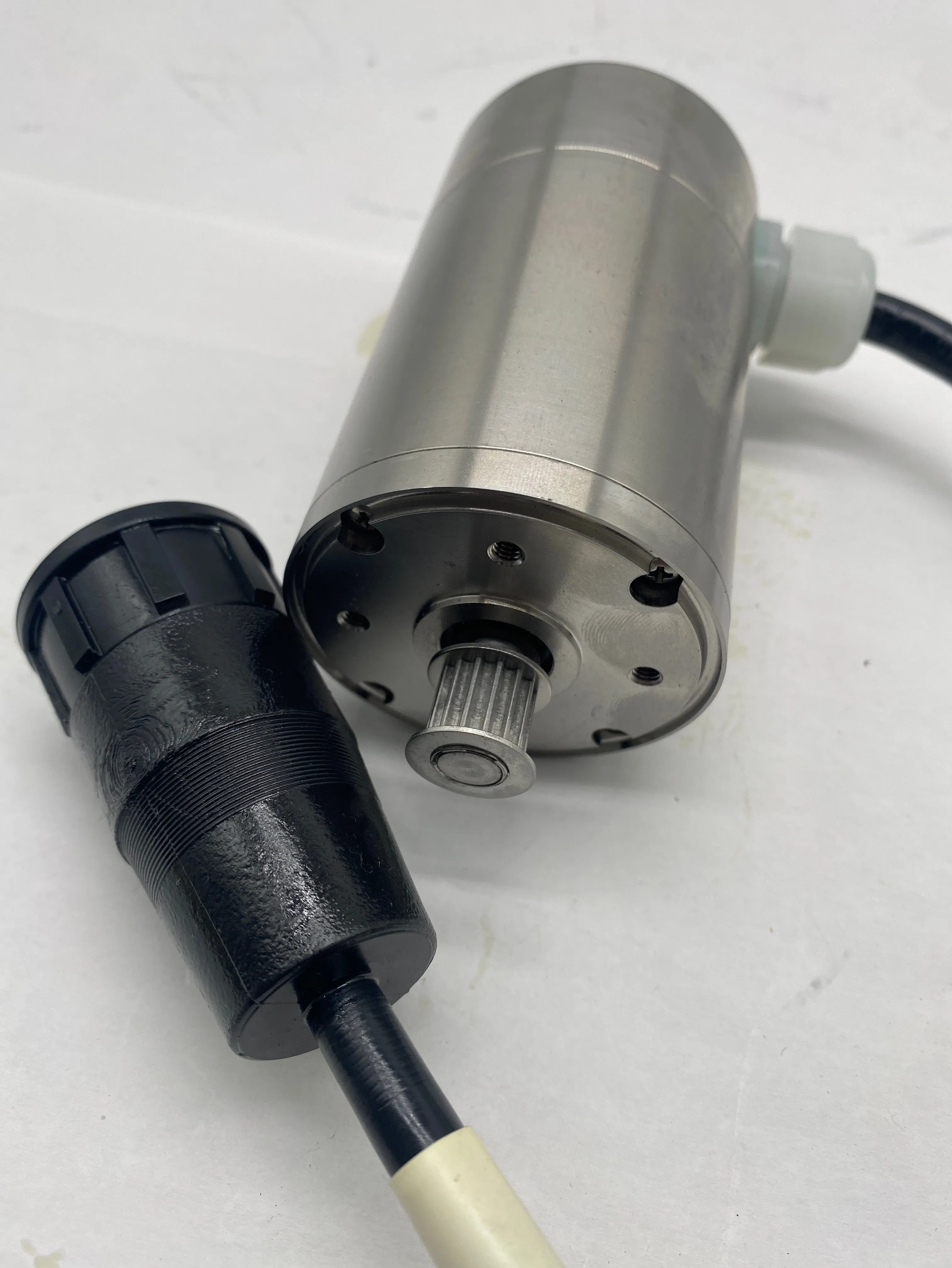 Moog BS23-28FC-05CHP Brushless DC Servo Motor